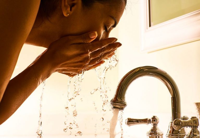 ¿Qué hay en el agua de la llave? - Revista Cosmopolitan