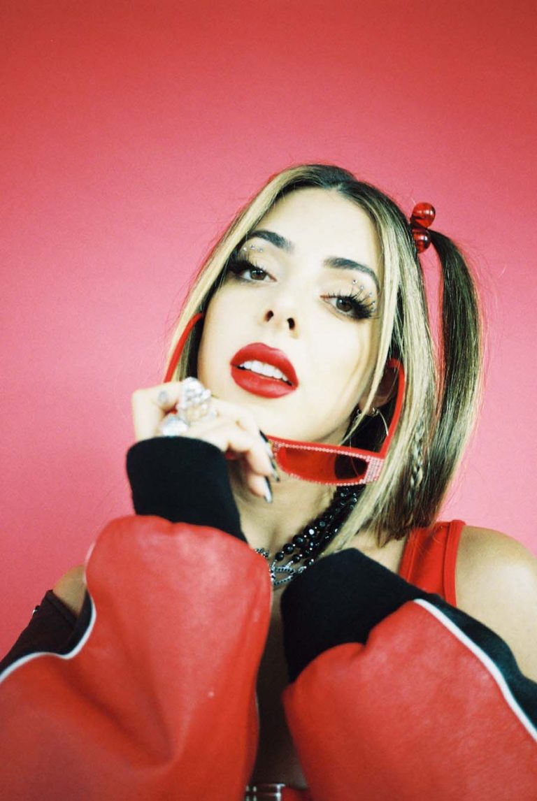 R&B en español con reguetón: la clara visión musical de Corina Smith