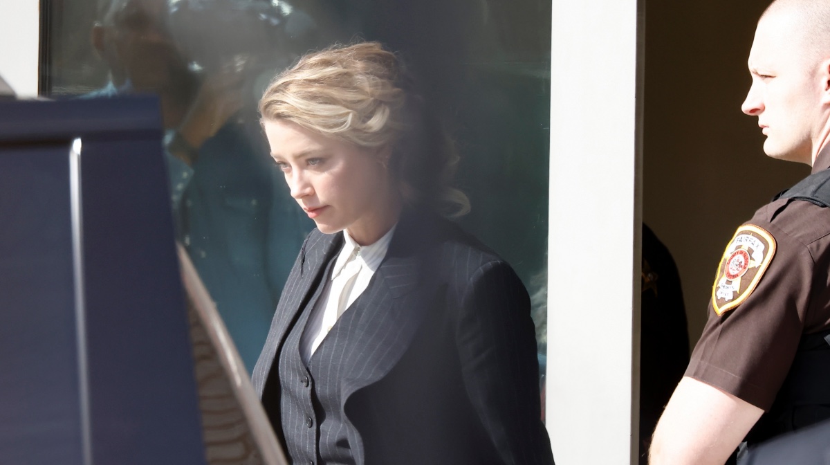 Marca de maquillaje desmintió declaraciones de Amber Heard