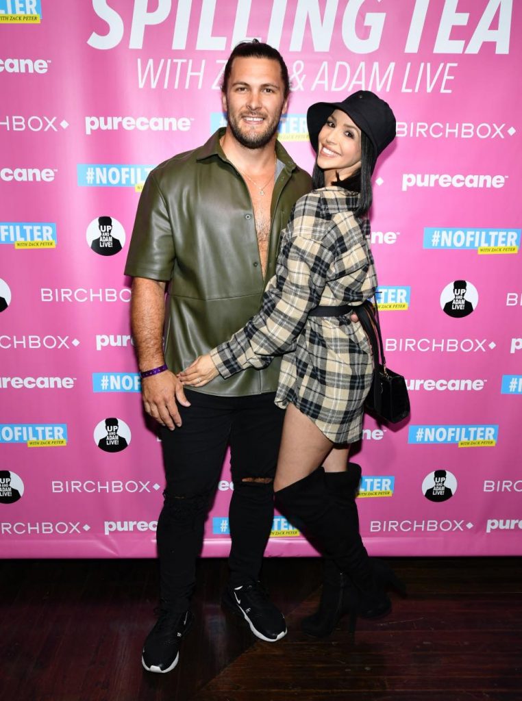 Mechones de colores y otras cosas de la moda noventera que puedes usar