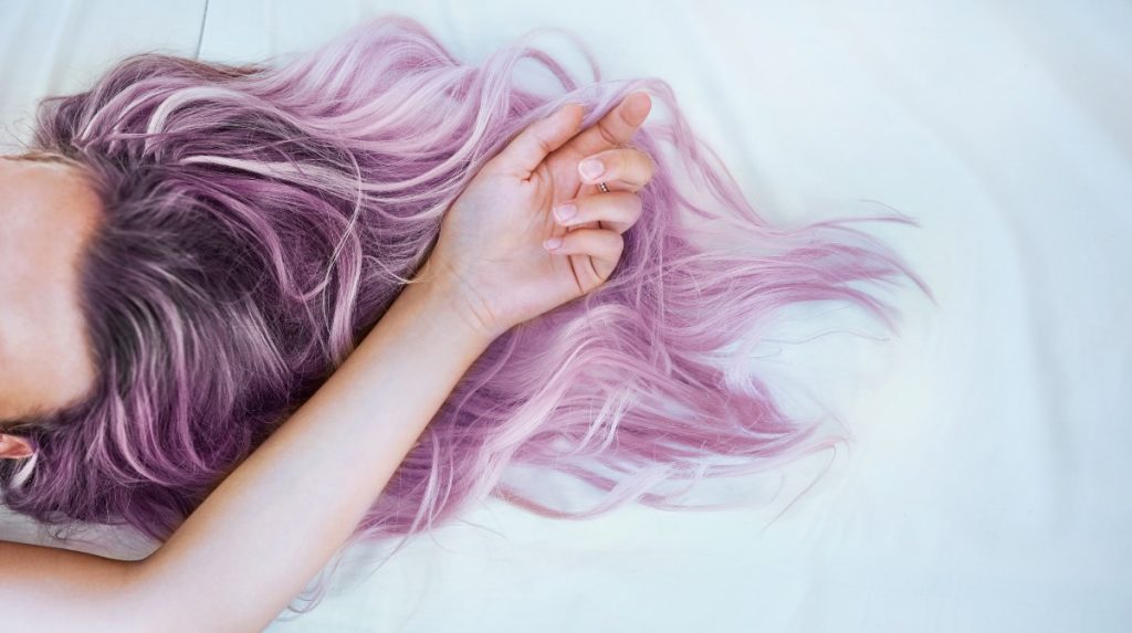 Ideas para pintarte el pelo de colores fantasía este verano