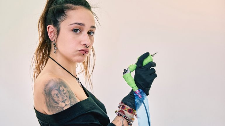 Piercing en el clítoris: Todo lo que necesitas saber antes de hacerte uno