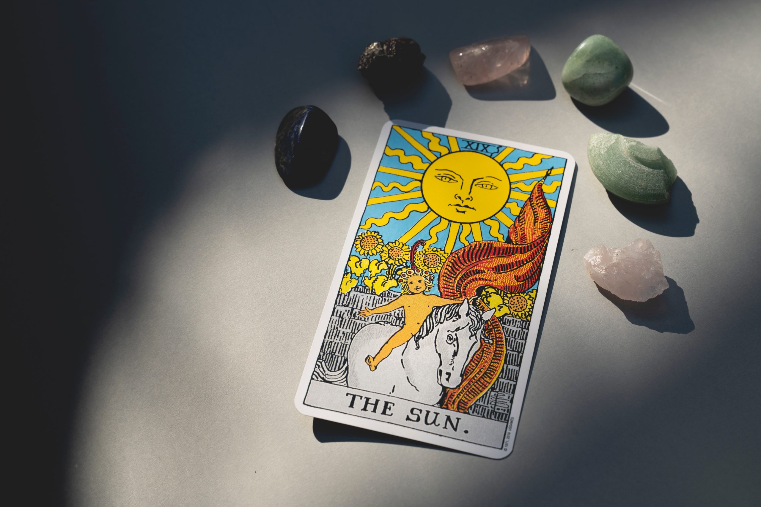 ¿Qué te quiere decir el tarot este mes? - Revista Cosmopolitan