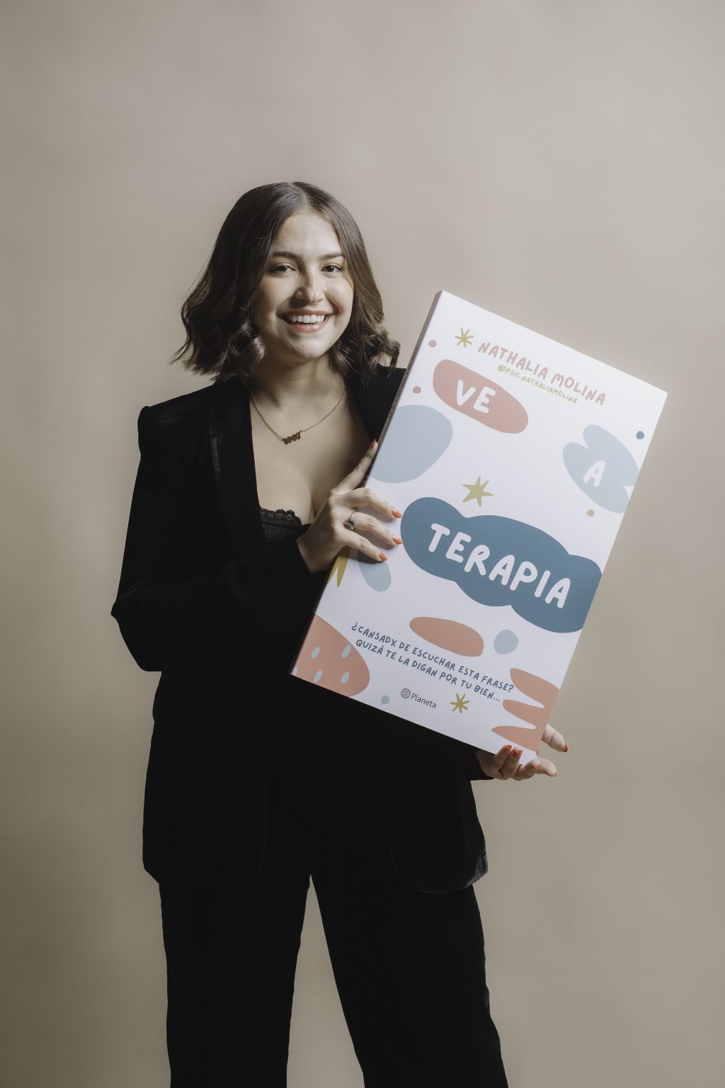 "Eres tan fuerte que decides sentir": Nathalia Molina sobre su libro ...