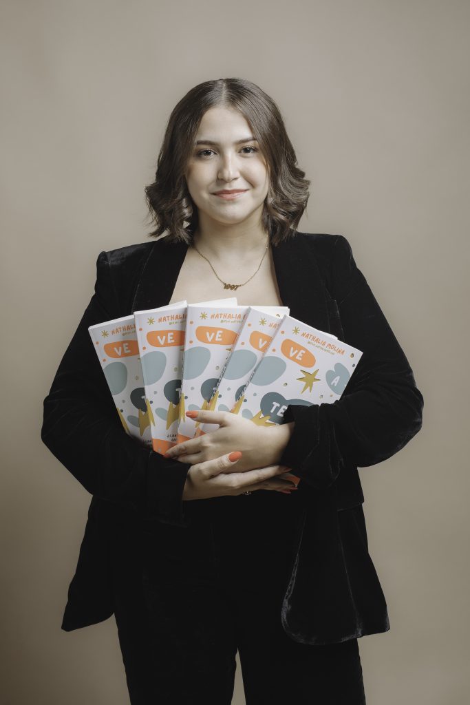 "Eres tan fuerte que decides sentir": Nathalia Molina sobre su libro ...