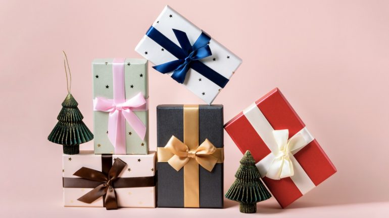 La guía de regalos que NECESITAS esta Navidad - Revista Cosmopolitan